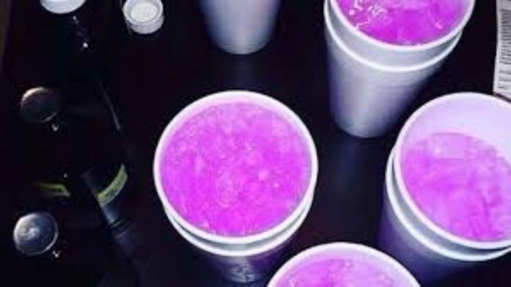 El lean, purple drank o sizzurp: qué es la peligrosa droga casera que ...