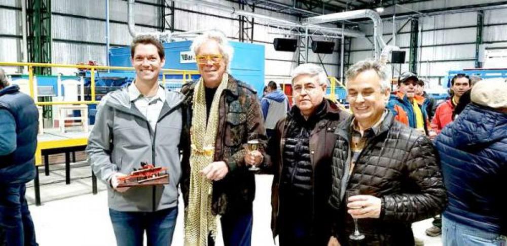 Tolhuin: El pintor David Syre inauguró el Secadero de Lenga Patagonia
