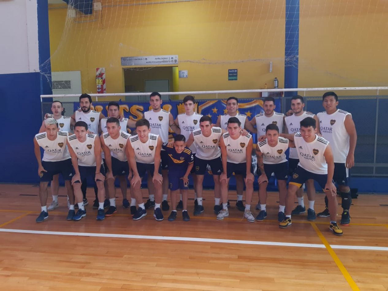 Nicolás Paredes hace su debut en Boca