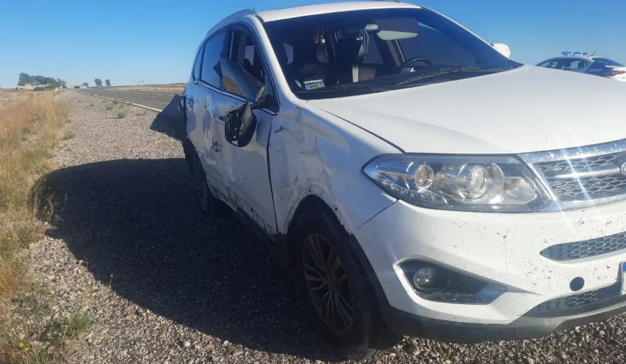 Conductor de Río Grande volcó en la Ruta 250 tras ser encandilado por ...