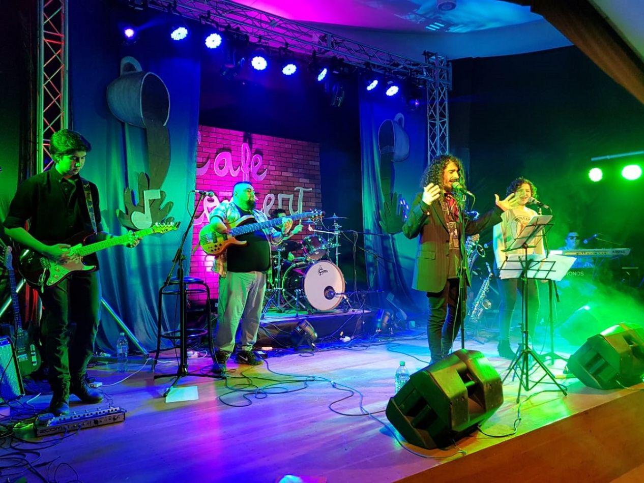Exitosa velada de “café concert” en el centro cultural Alem